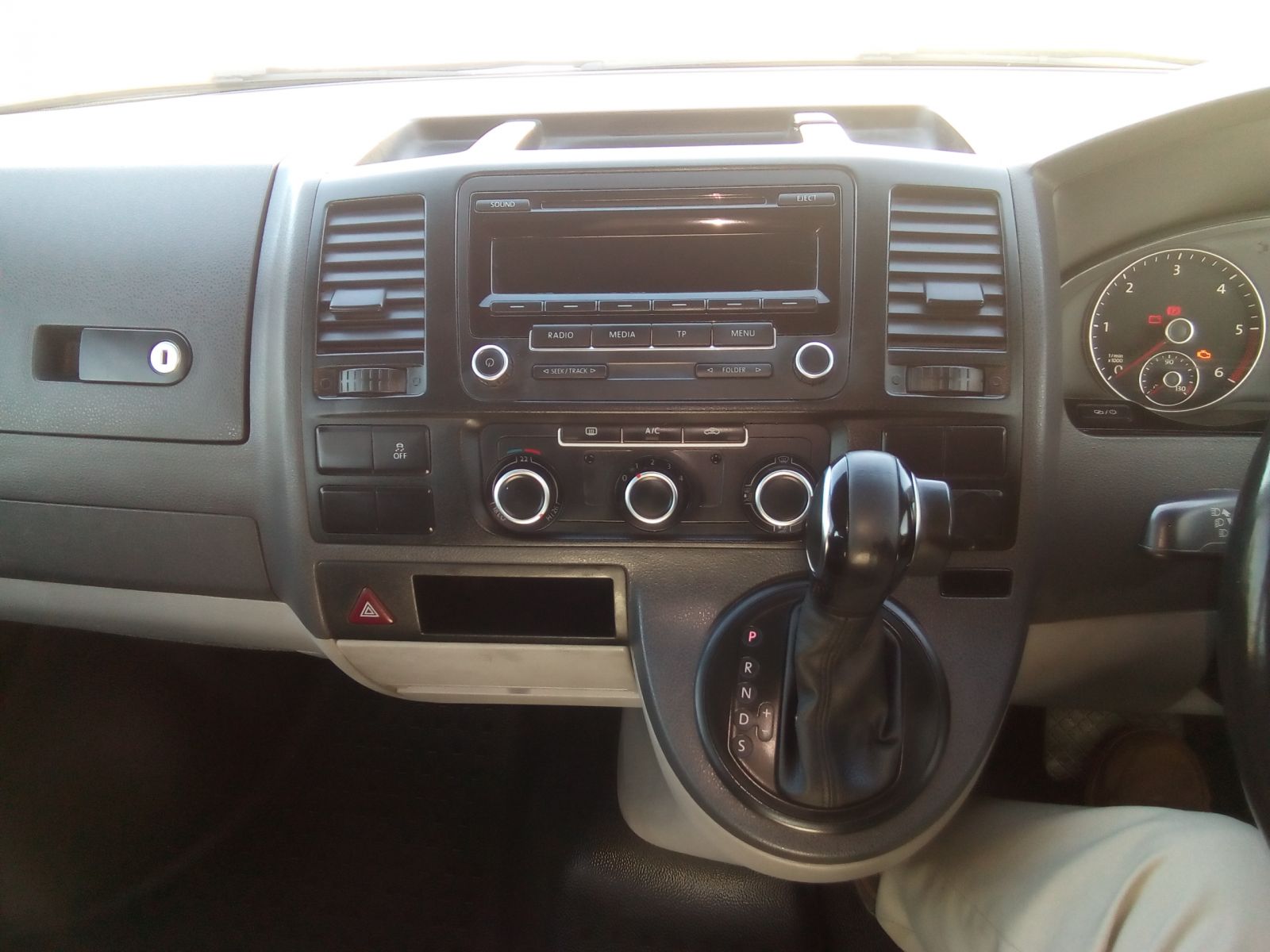 Autonet Helderberg T5 TRANSPORTER T5 C/BUS 2.0 TDi LWB 103KW DSG F/C P/V